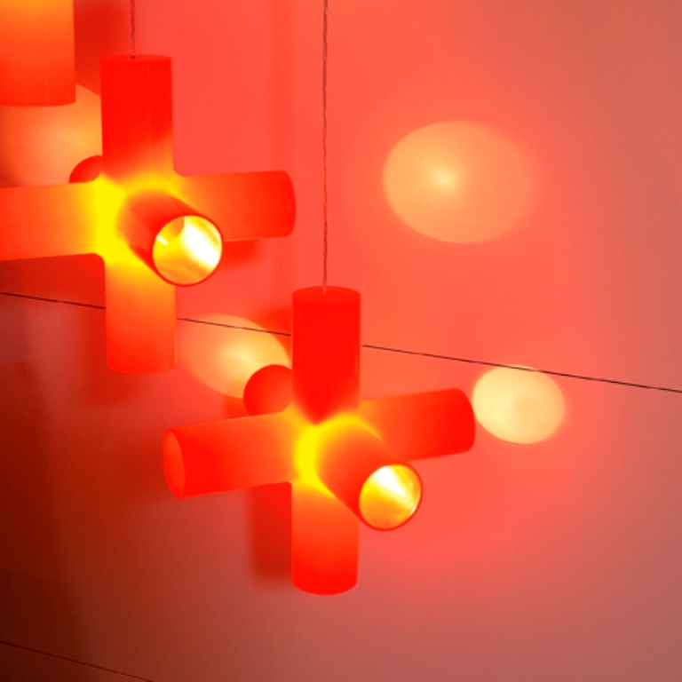 Crosslight, luminaire cruciforme design
