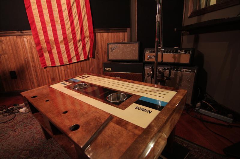 [Déco rétro] Tayble : La table basse cassette audio - Le blog déco