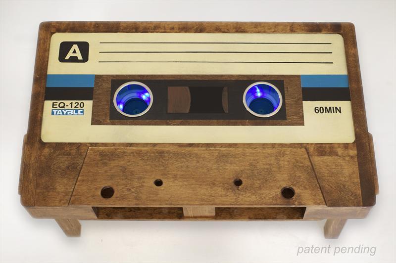 [Déco rétro] Tayble : La table basse cassette audio - Le blog déco