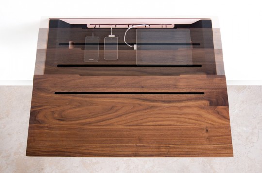 Tablette murale pour recharger et ranger smartphones et tablettes - Le ...